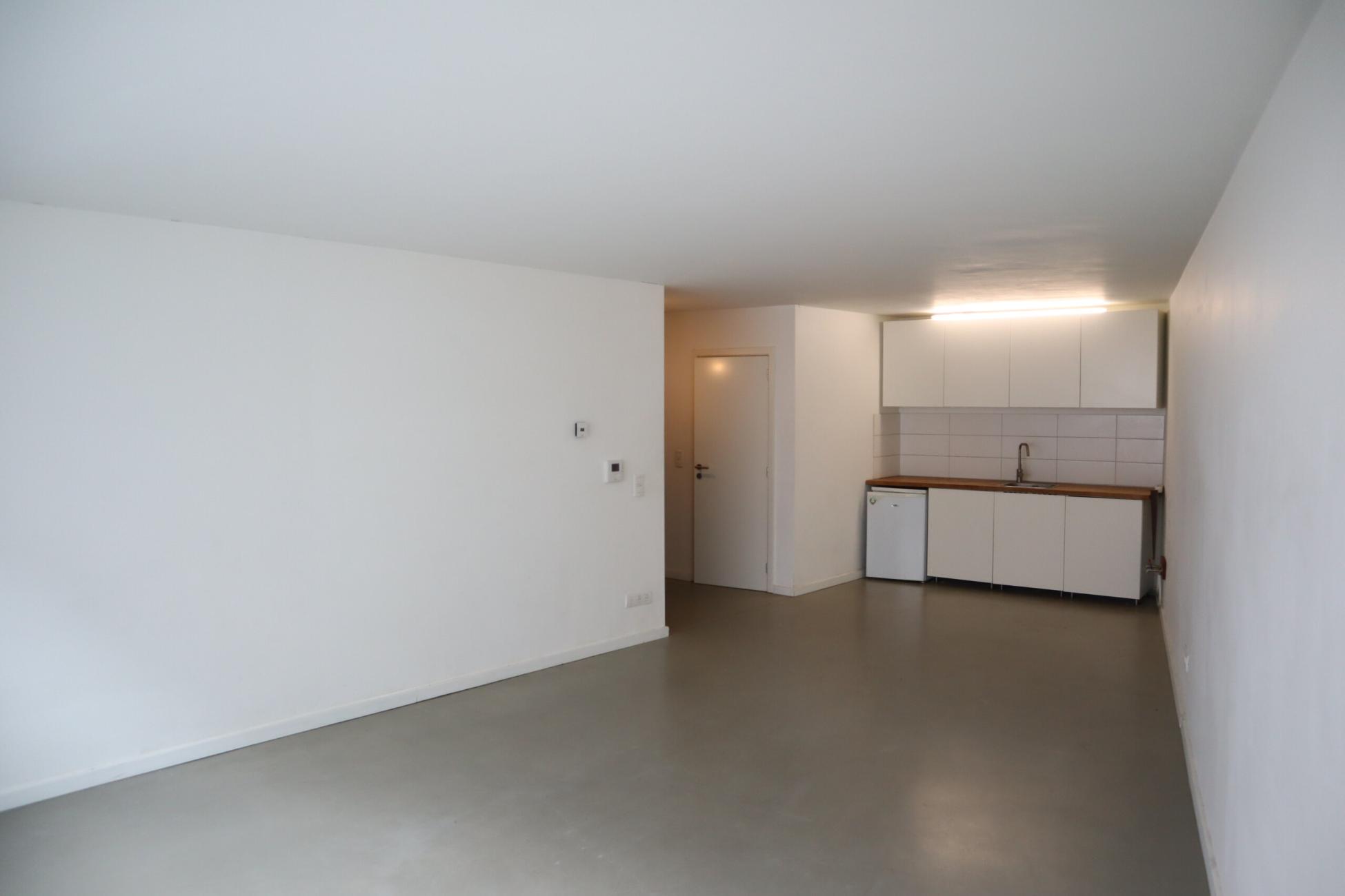 Studio 40 m² Rue Vivegnis à Liège